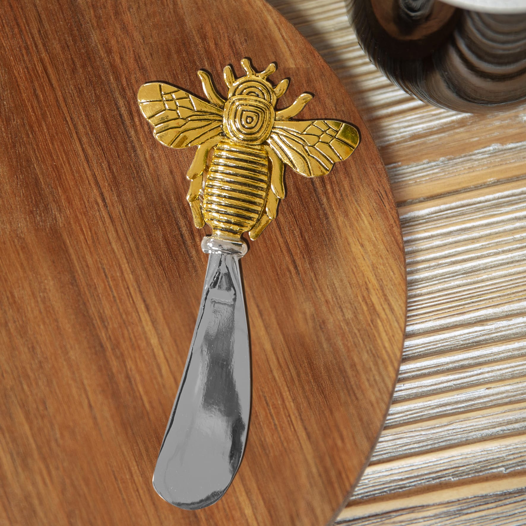 Cheese Board with Bee Knife | Jeffersons Giftware